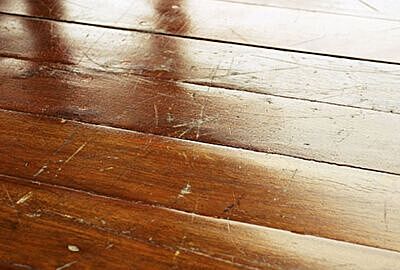 How to Repair Scratches on Oak Furniture